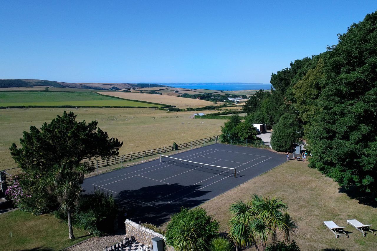 Cottages and places to stay in Britain | Britain