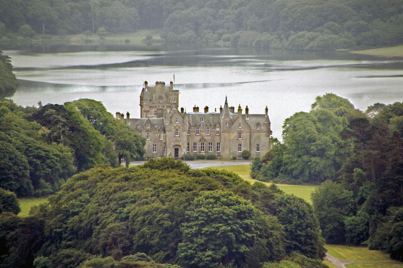 Lochinch Castle Cottages - Sawday's