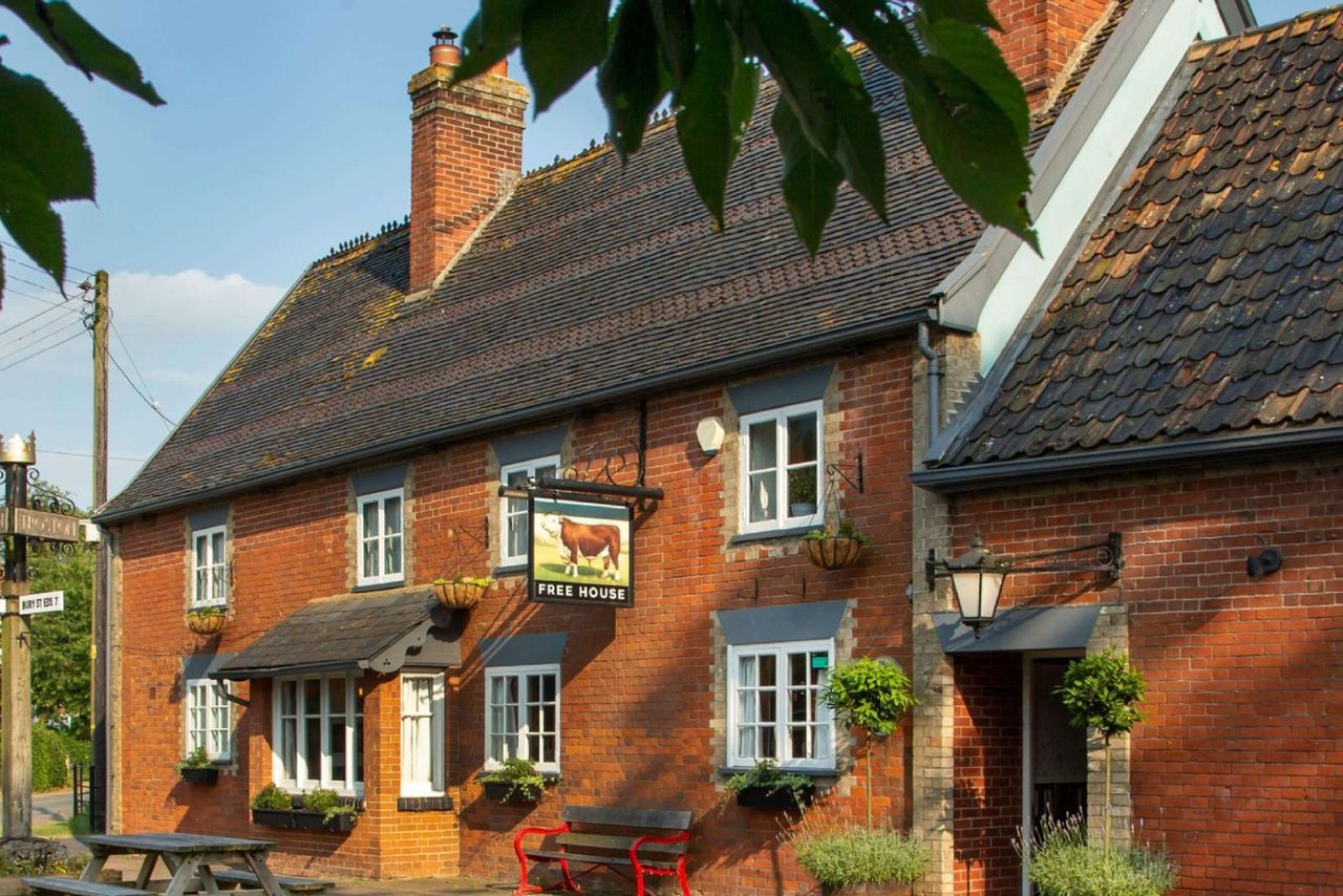 The Bull & The Pear Tree Inn - Sawday's