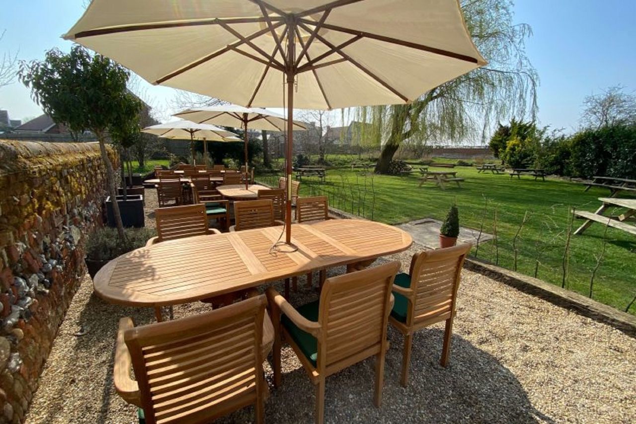 The Bull & The Pear Tree Inn - Sawday's