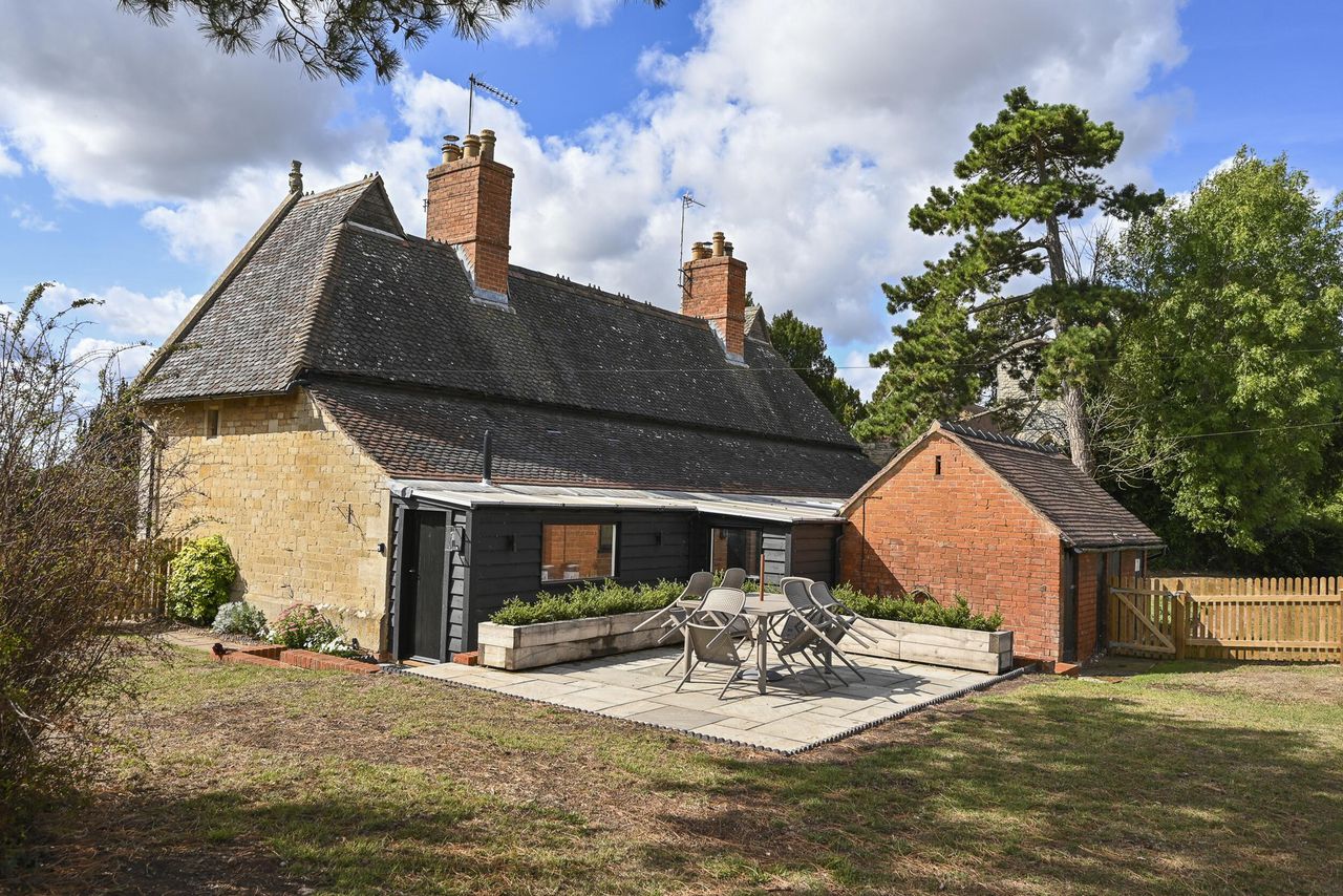 The Alms House East & West at Forthampton Estate - Sawday's