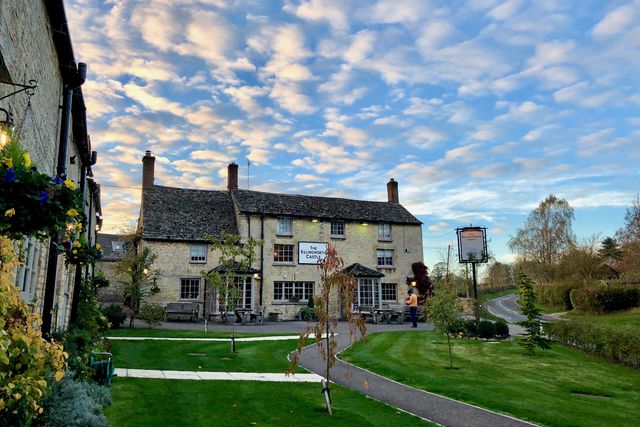 Cottages and places to stay in Britain | Britain